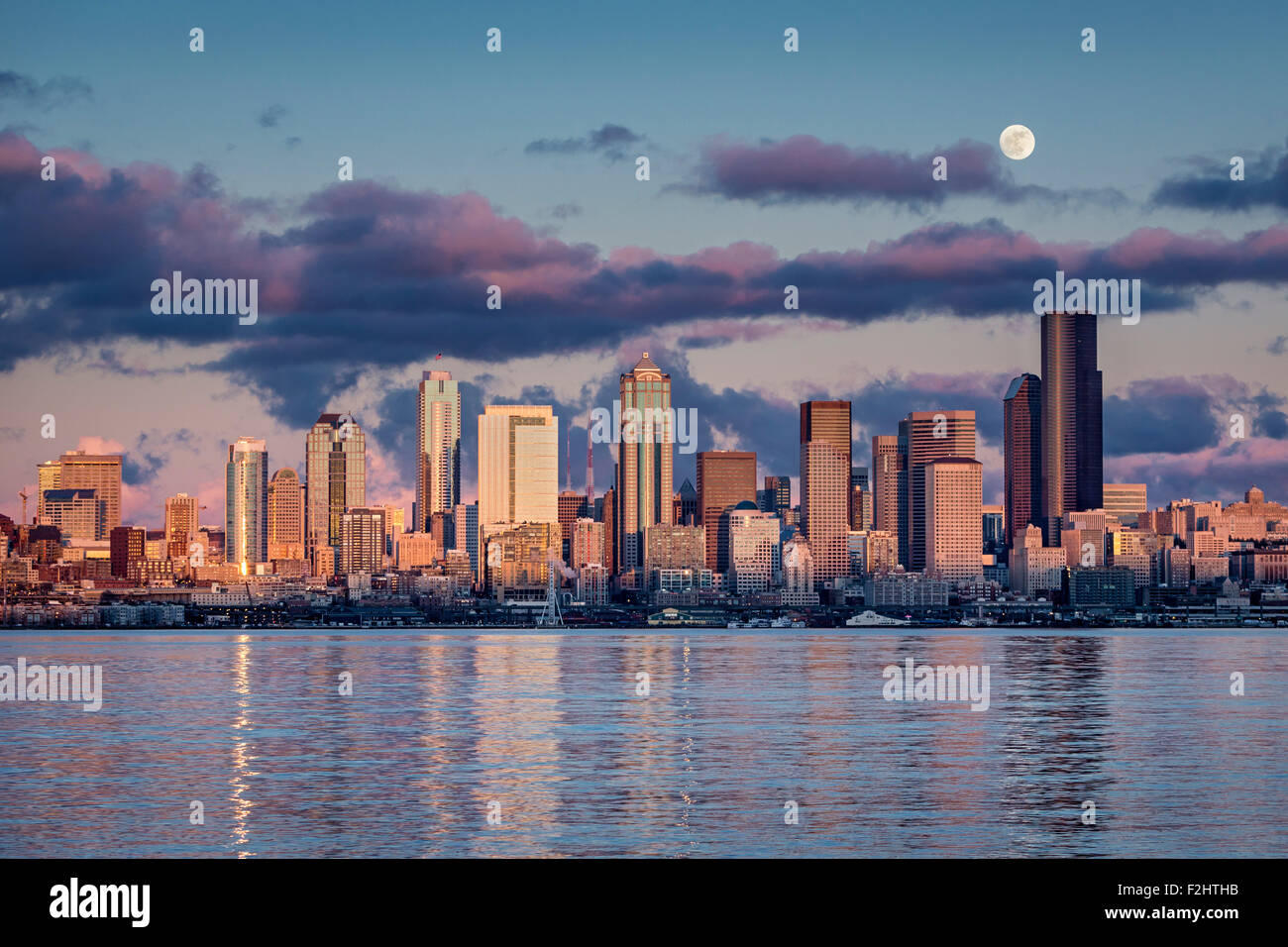 Moon over city at waterfront hi-res stock photography and images - Alamy