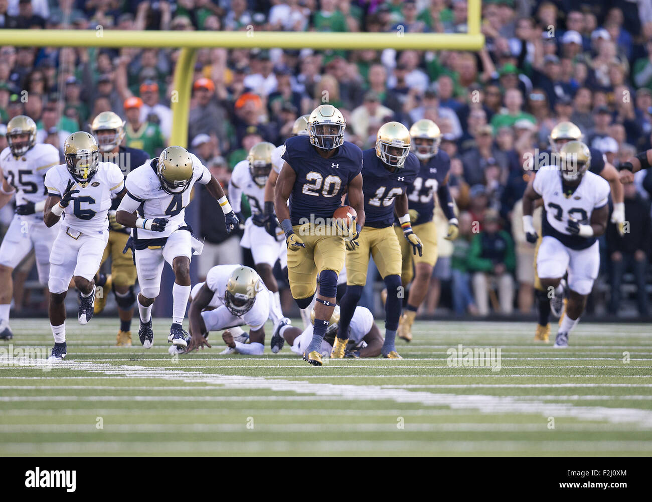 South Bend, Indiana, USA. 19th Sep, 2015. Notre Dame running back C.J ...