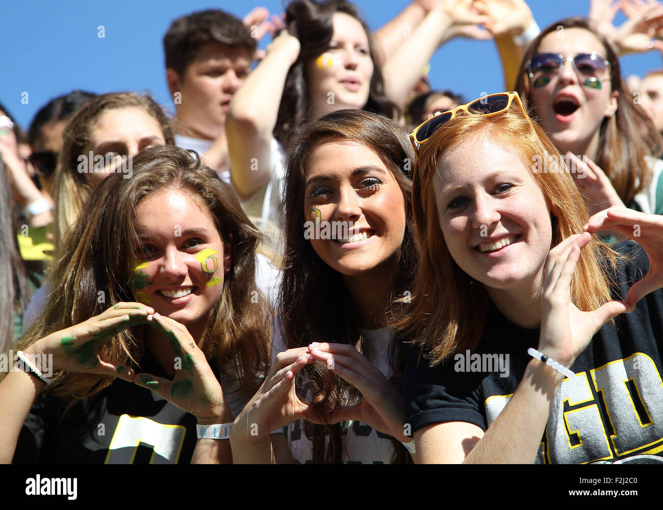 Autzen Stadium, Eugene, OR, USA. 19th Sep, 2015. Oregon fans celebrate ...