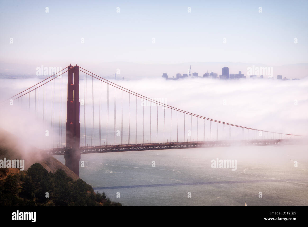 Bridge over the Pacific ocean, Golden Gate Bridge, San Francisco Bay ...