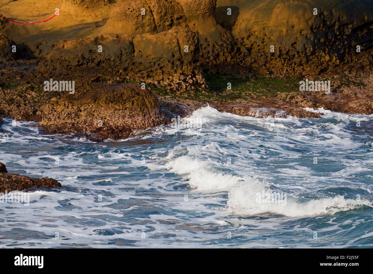 Ocean wave formation hi-res stock photography and images - Alamy