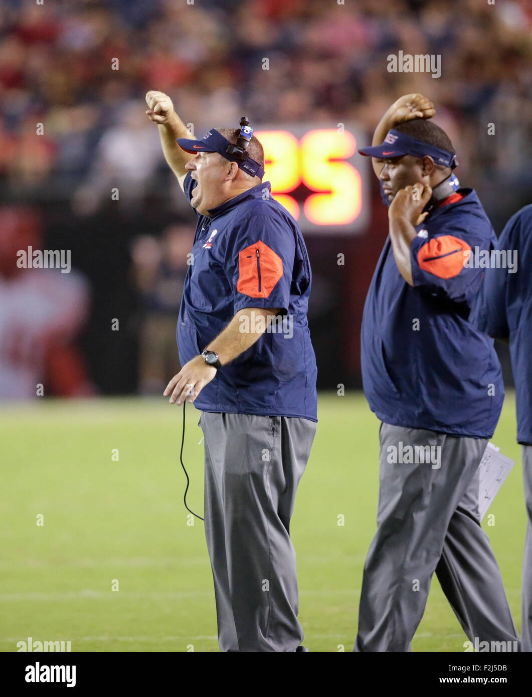 San Diego, CA. 19th Sep, 2015. University of South Alabama defensive ...