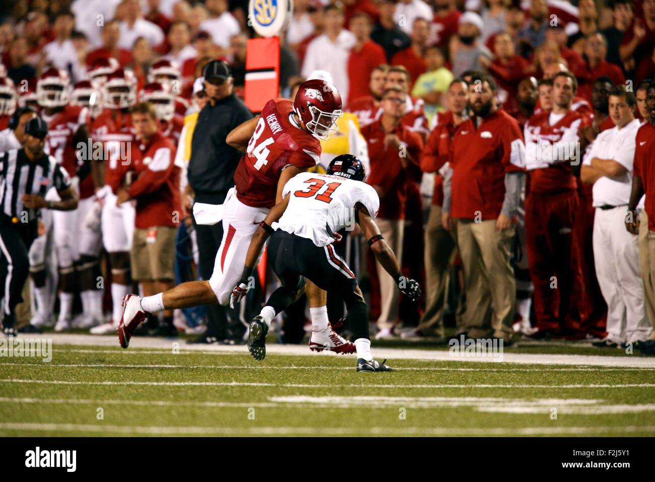 Fayetteville, AR. 19th Sep, 2015. Razorback tight end Hunter Henry #84 ...