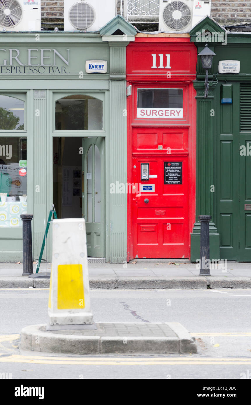 Baggot street dublin hi-res stock photography and images - Alamy