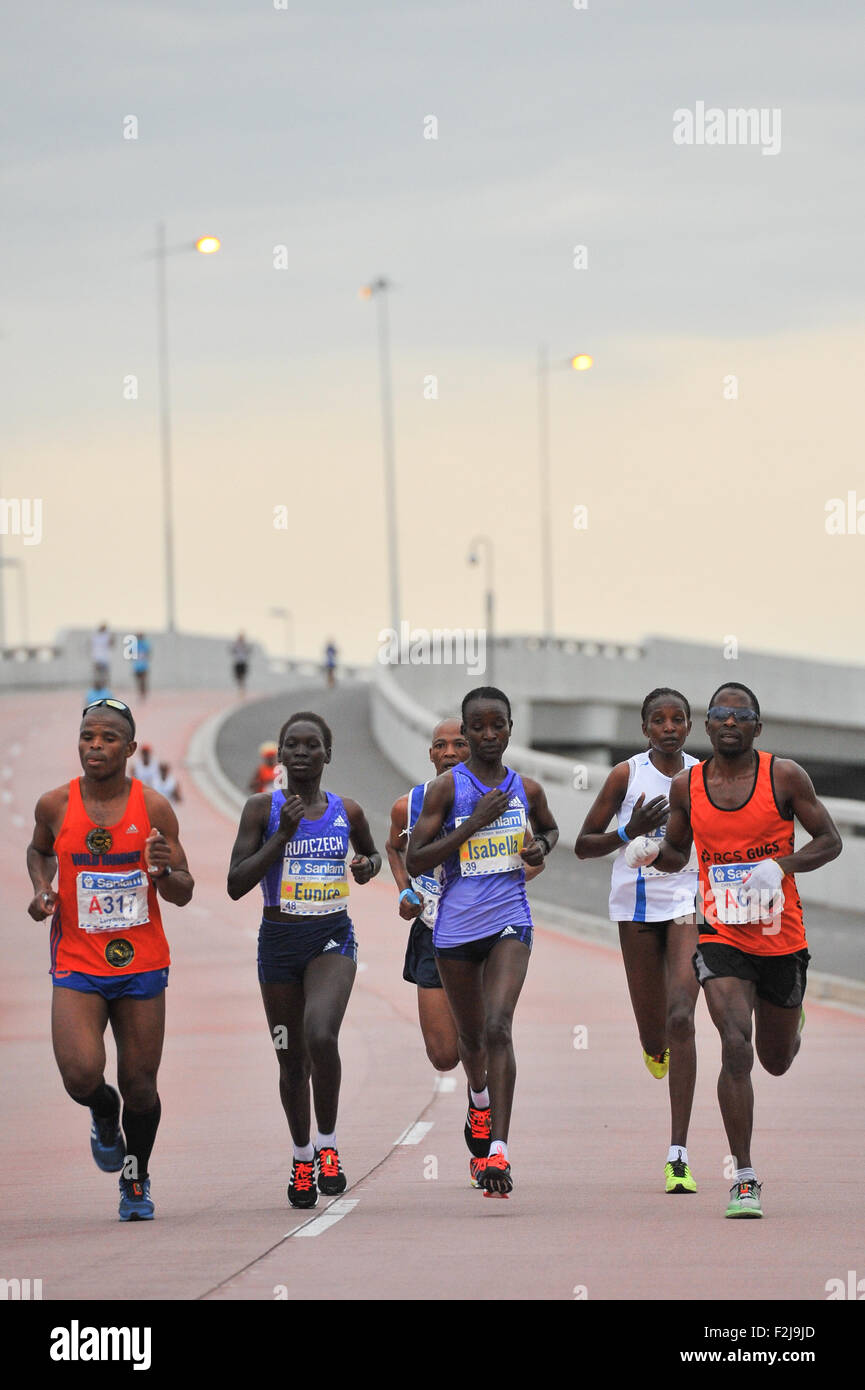 The 2015 Sanlam Cape Town Marathon Stock Photo - Alamy