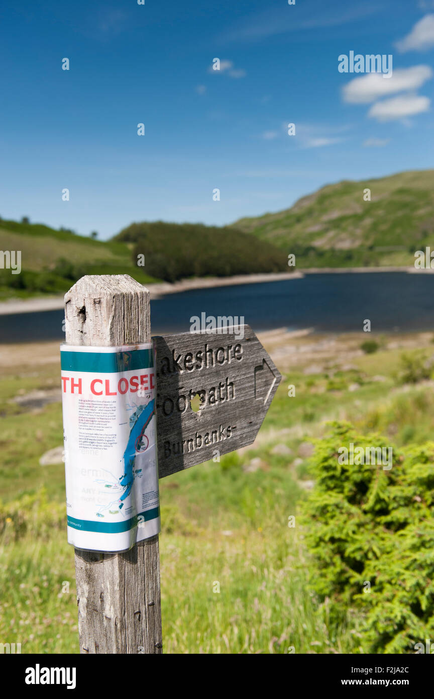 Closed notice hi-res stock photography and images - Alamy