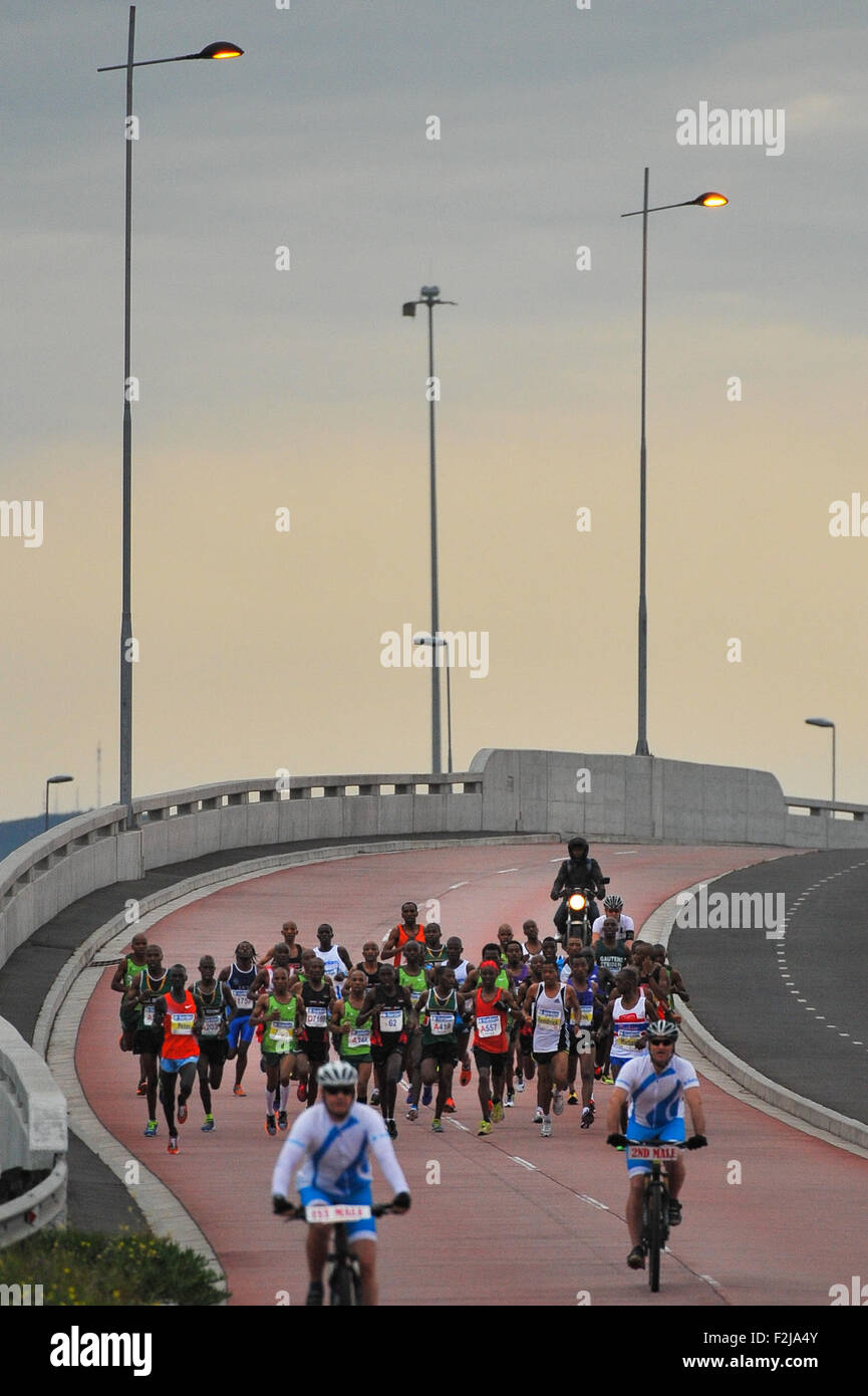 The 2015 Sanlam Cape Town Marathon Stock Photo - Alamy