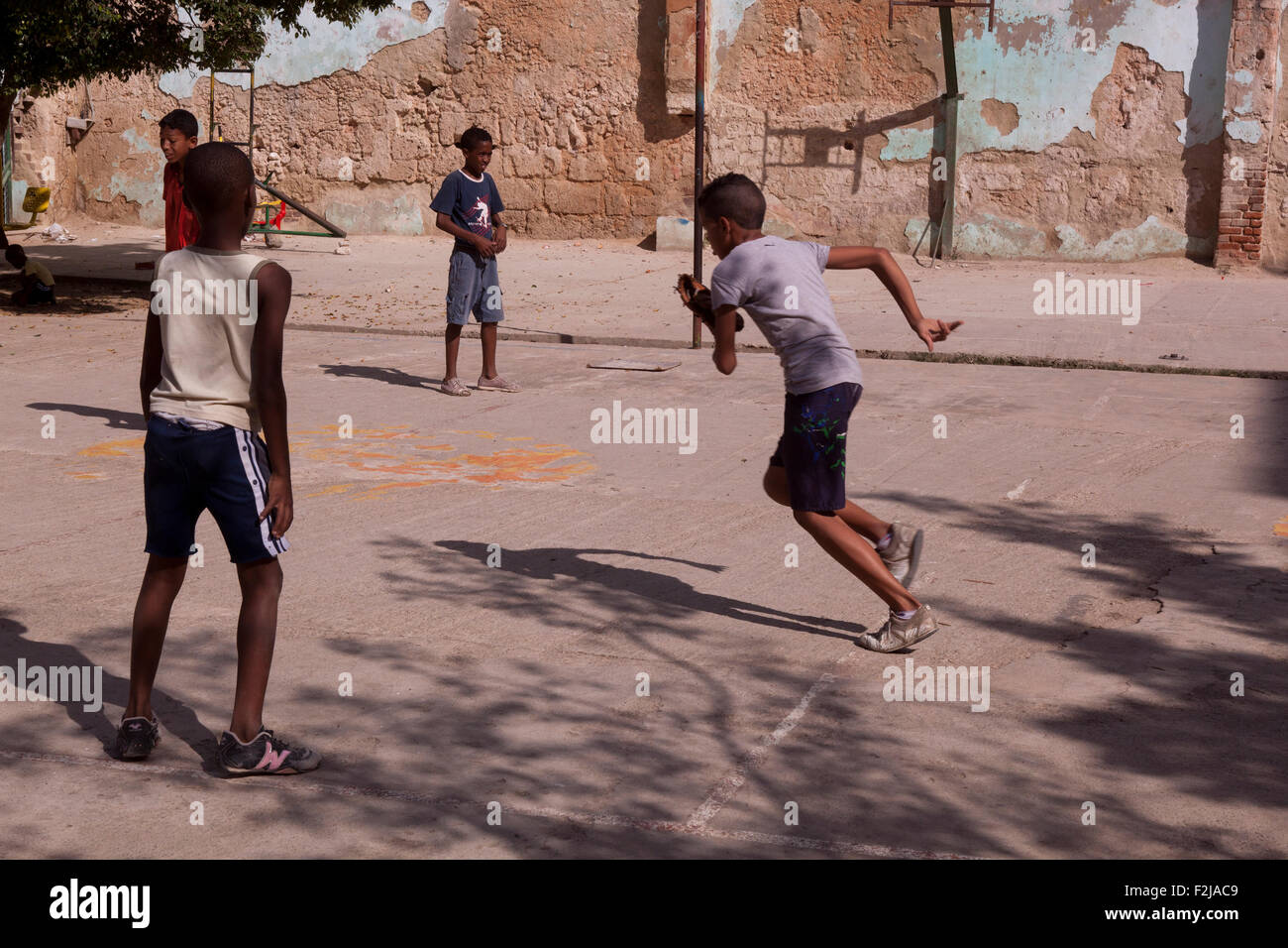Kids playing baseball in Havana, Cuba Stock Photo - Alamy