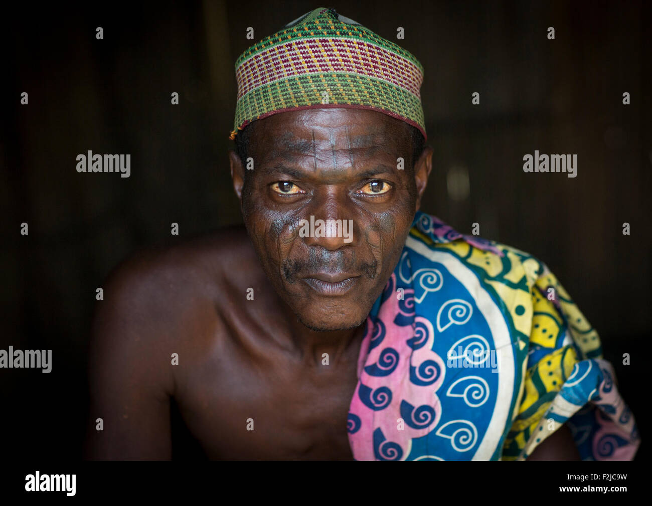 Benin, West Africa, Onigbolo Isaba, holi tribe man covered with ...