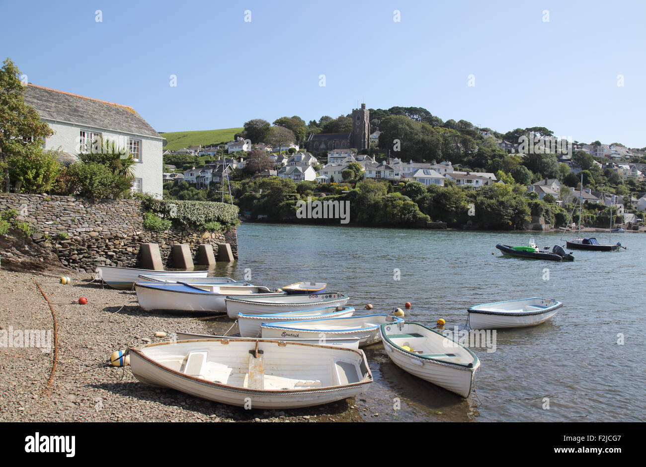 the village of noss mayo on the banks of the river yealm in south devon ...