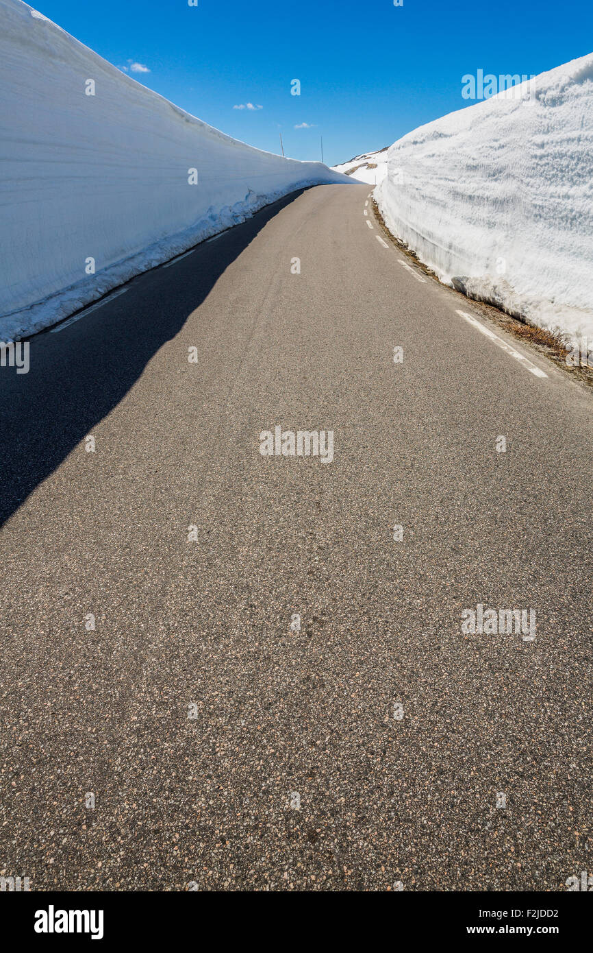 The high snow hi-res stock photography and images - Alamy