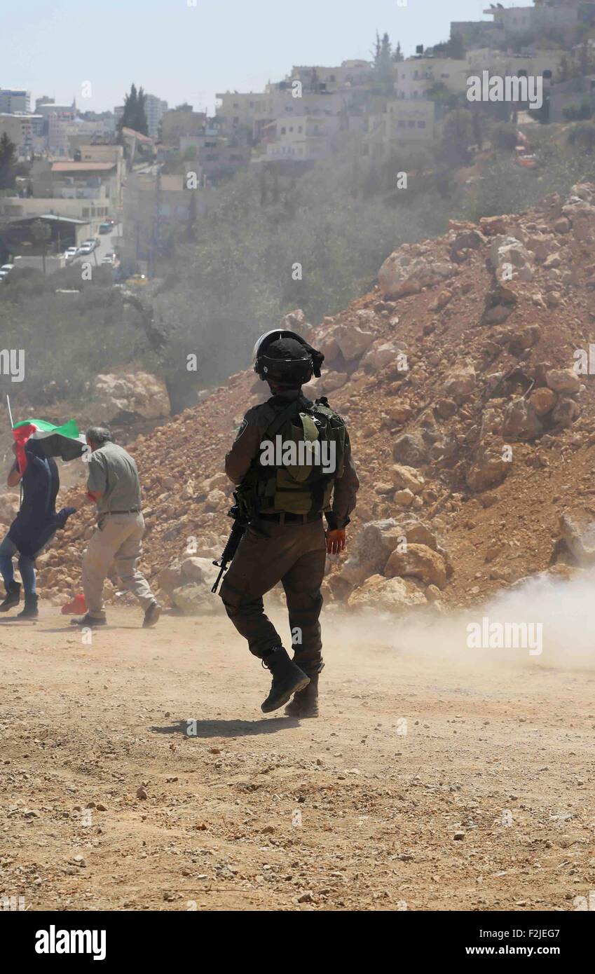 Flee bombs hi-res stock photography and images - Alamy