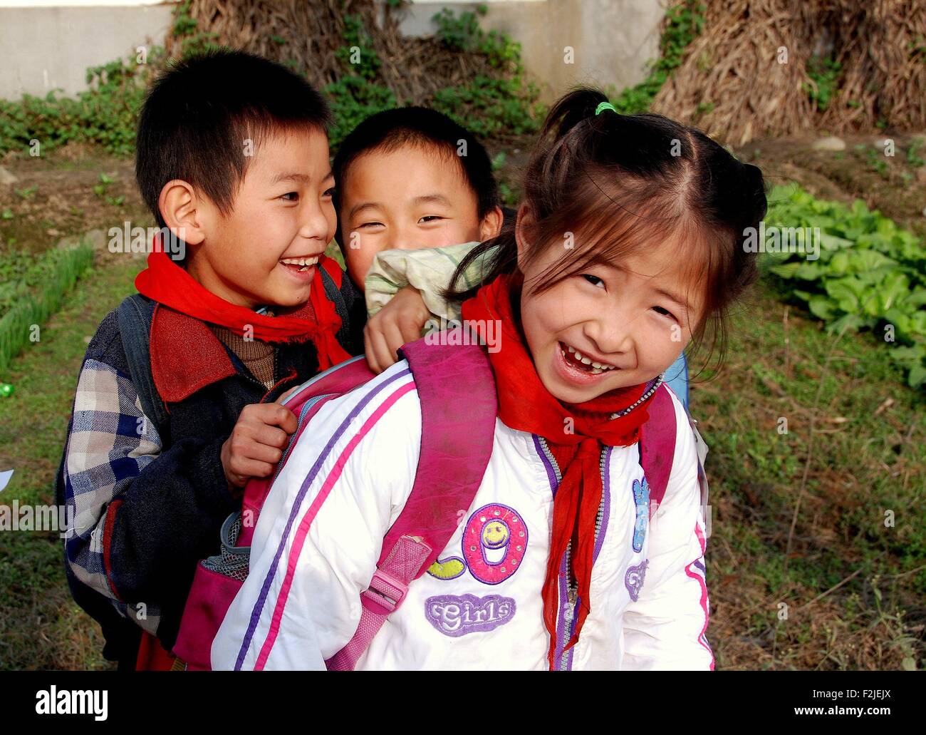 China children on their way to school hi-res stock photography and ...