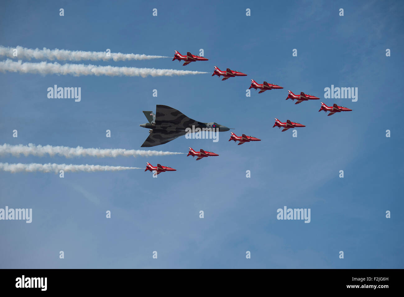 Vulcan XH558 in formation with RAF Red Arrows display team at Southport ...