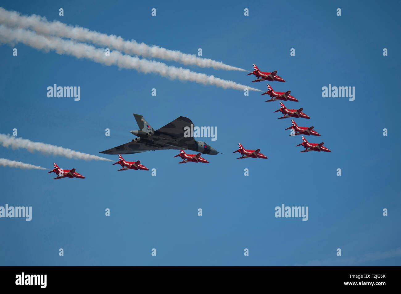 Vulcan XH558 in formation with RAF Red Arrows display team at Southport ...