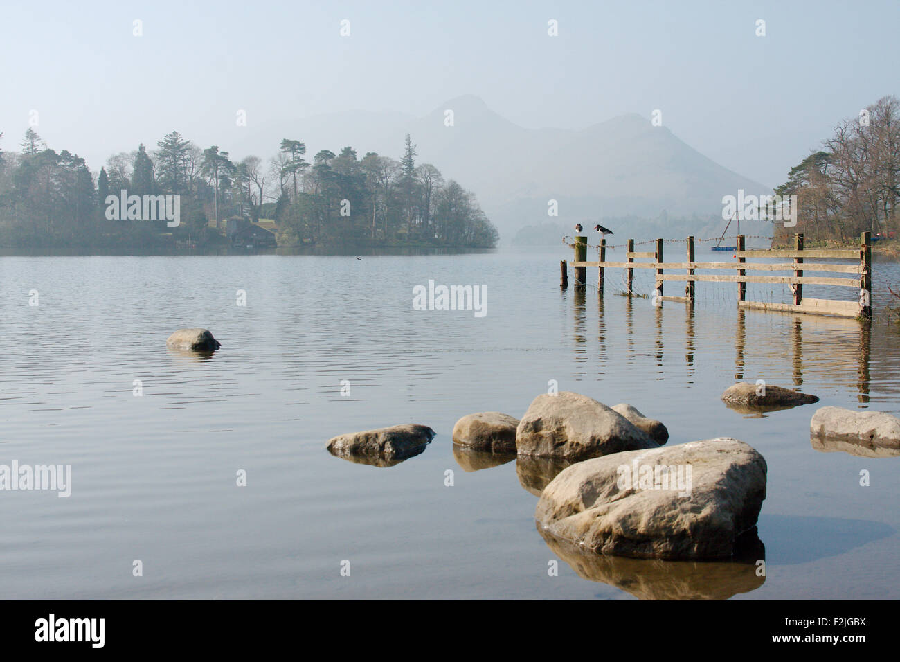 Mist covered mountains hi-res stock photography and images - Alamy