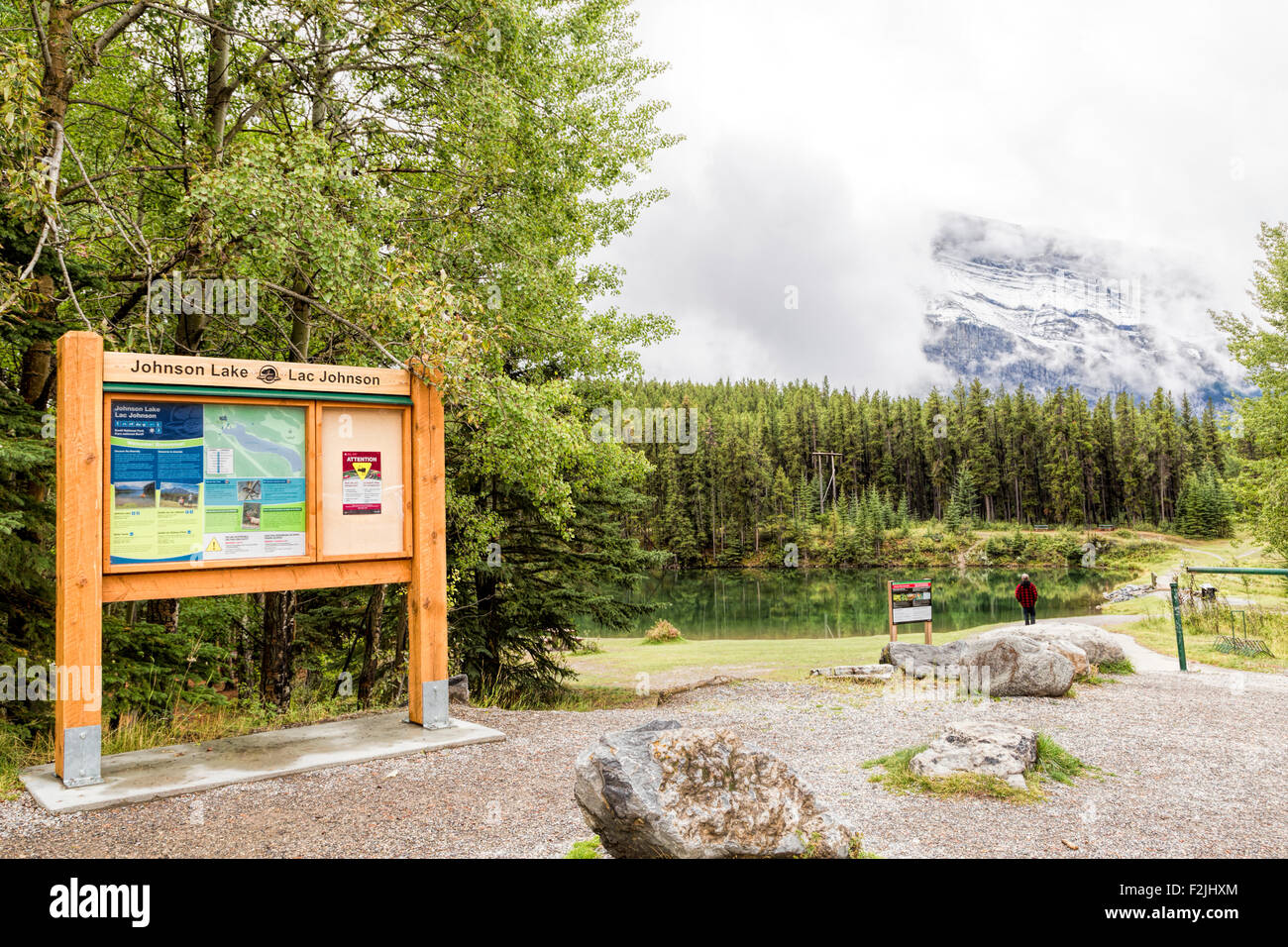 Trans canada highway alberta sign hi-res stock photography and images ...