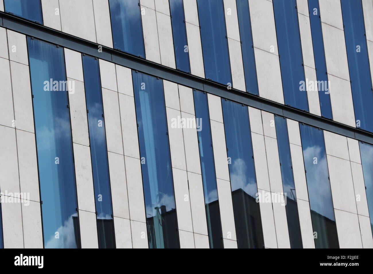 Modern office building in Paris Stock Photo - Alamy