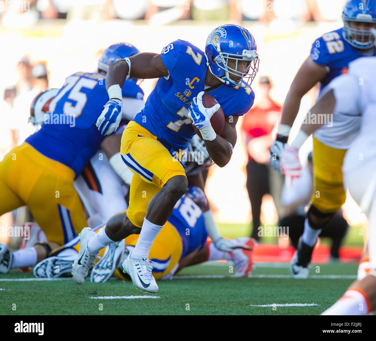September 19, 2015: San Jose State Spartans running back Tyler Ervin (7 ...