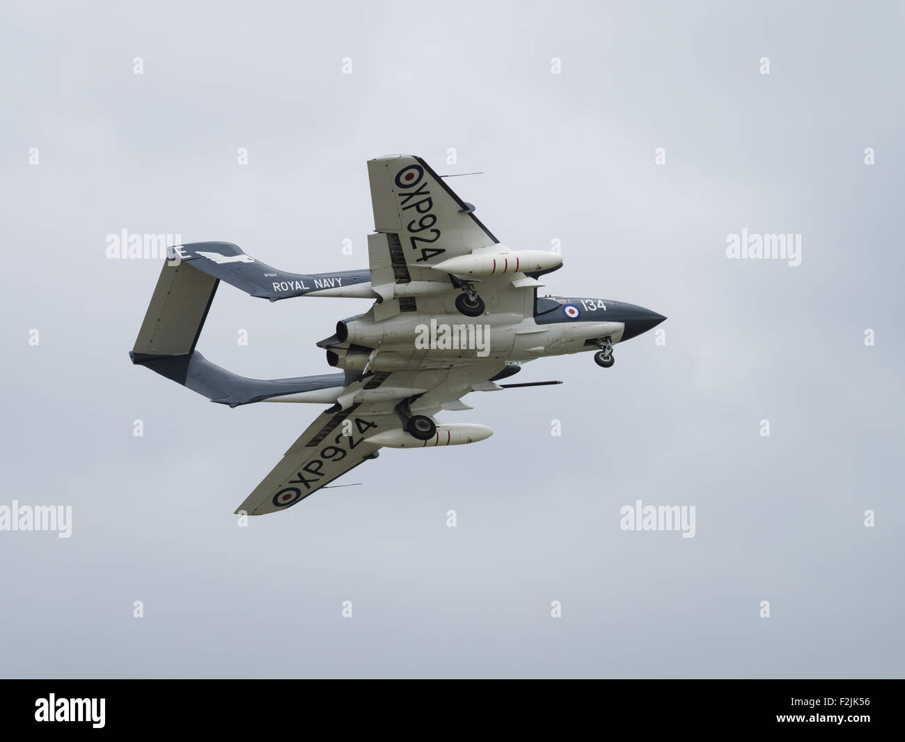 Flying boom aircraft hi-res stock photography and images - Alamy