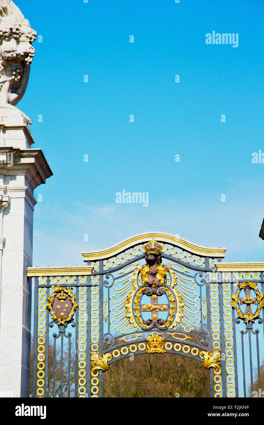 in london england the old metal gate royal palace Stock Photo - Alamy