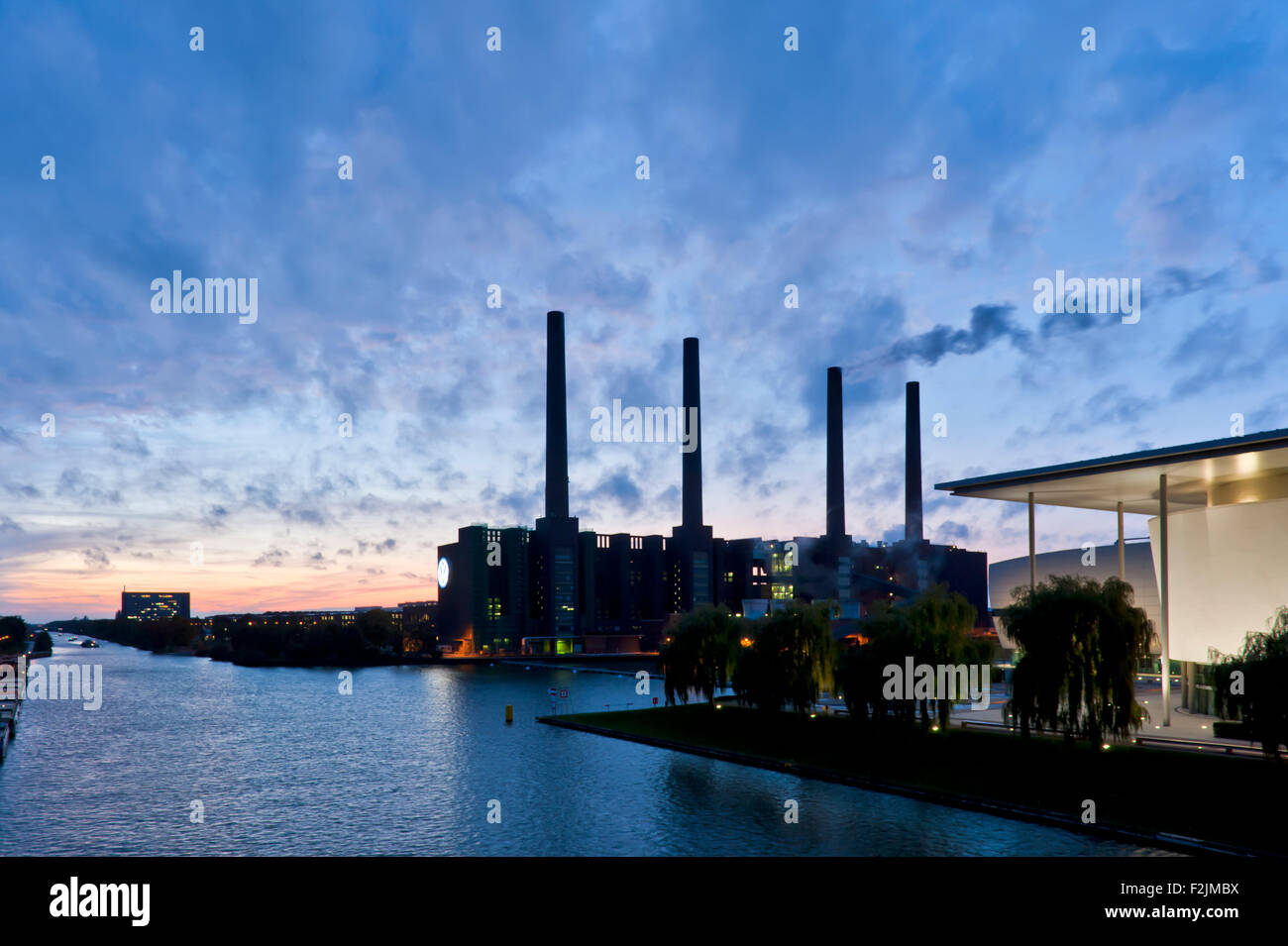 Volkswagen wolfsburg plant hi-res stock photography and images - Alamy