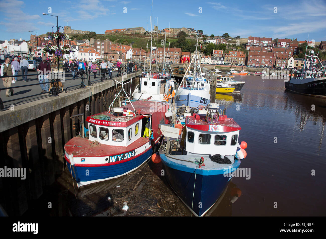 Whitby harbour fishing boats hi-res stock photography and images - Alamy