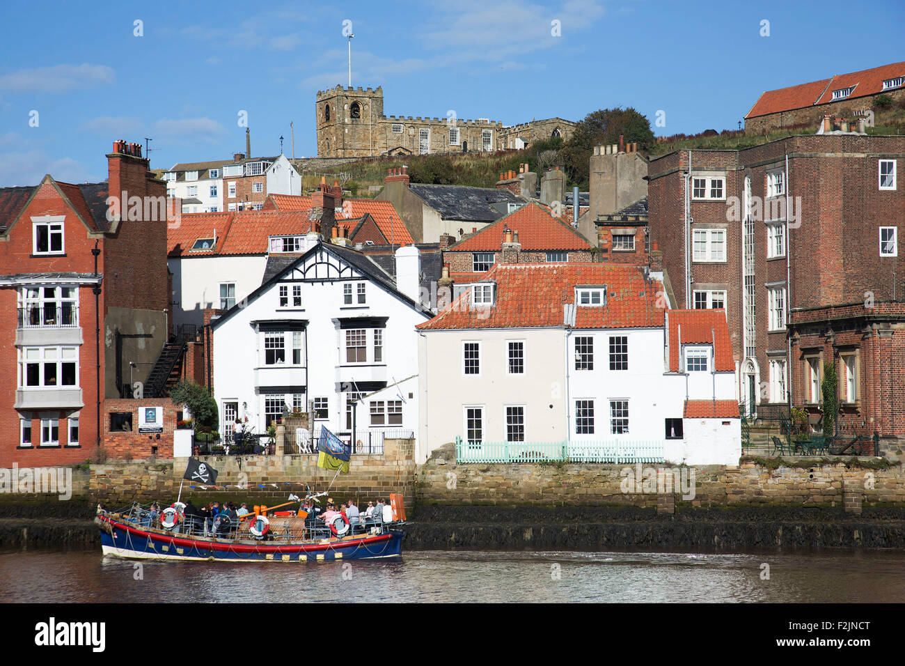 Whitby quayside hi-res stock photography and images - Alamy