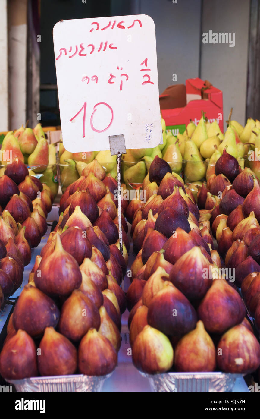 Middle East: fresh figs for sale at Carmel market in Tel Aviv, Israel ...