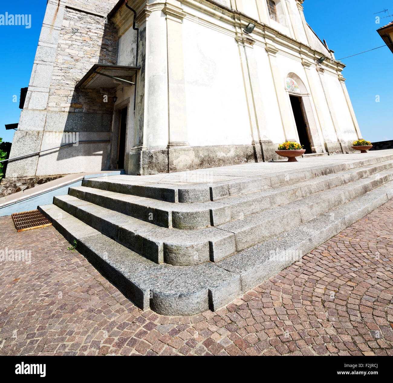 column old architecture in italy europe milan religio and sunlight ...