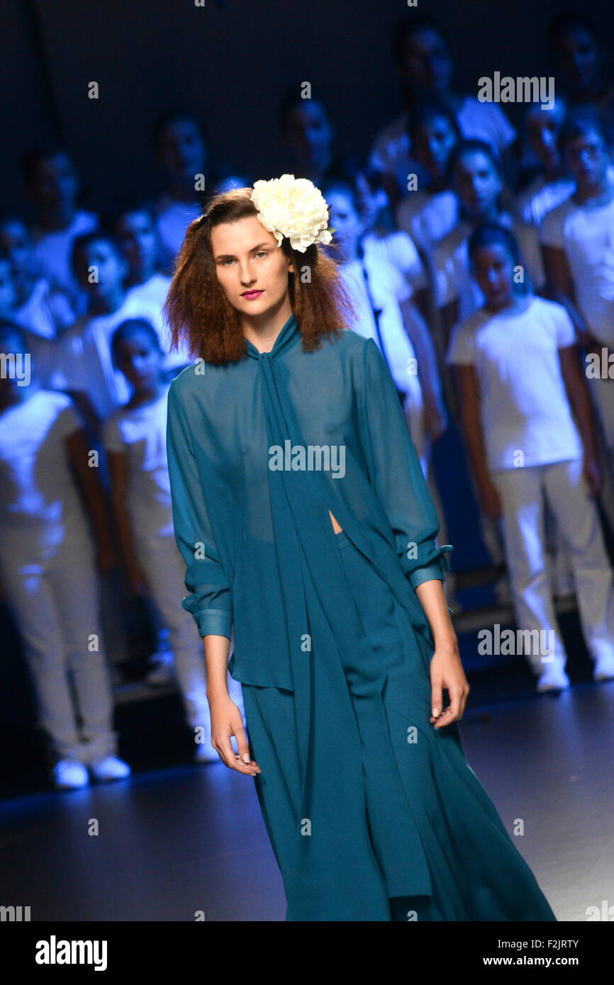 Model bei der Duyos Fashion Show auf der Mercedes-Benz Fashion Week ...