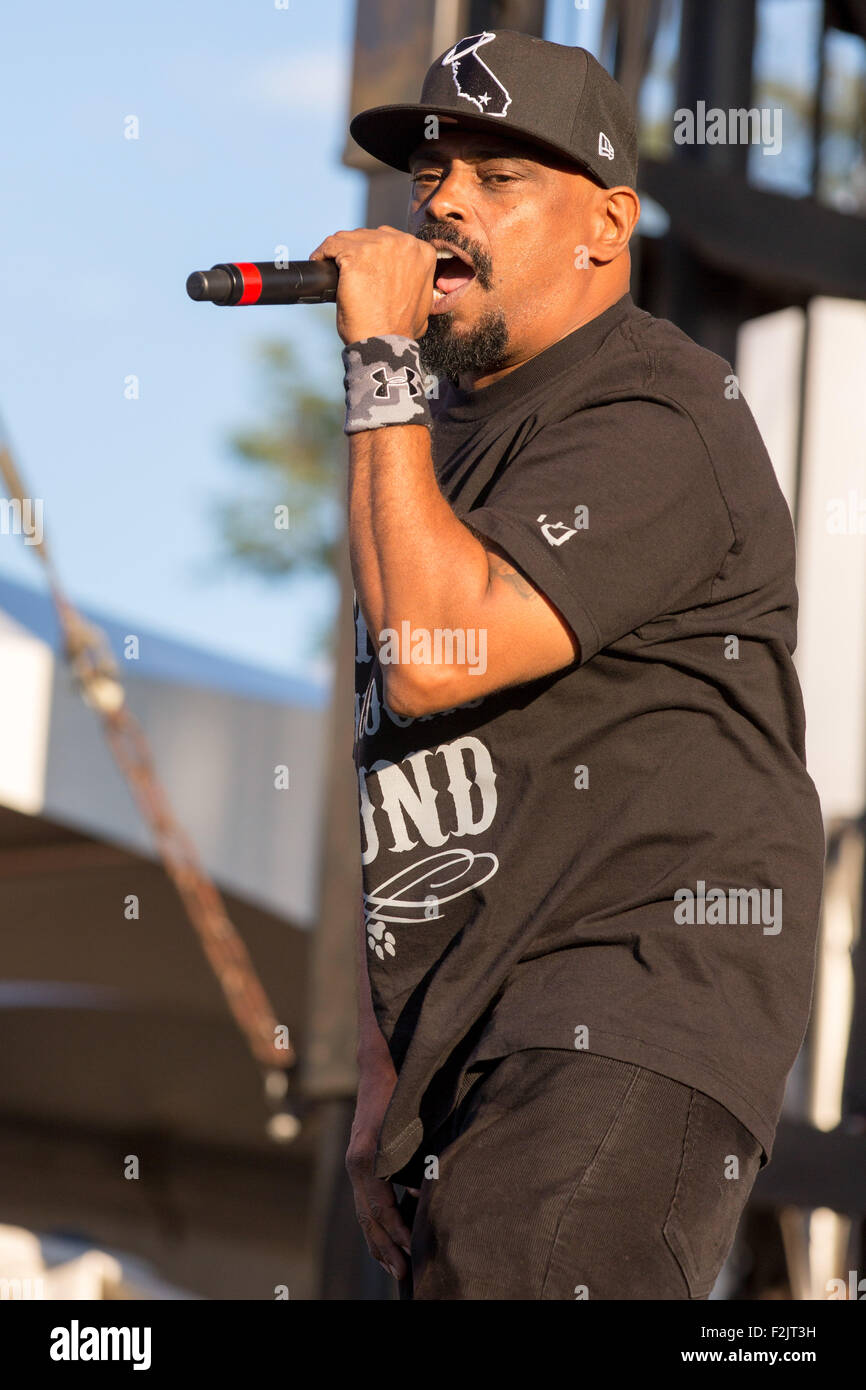 Sen dog hi-res stock photography and images - Alamy