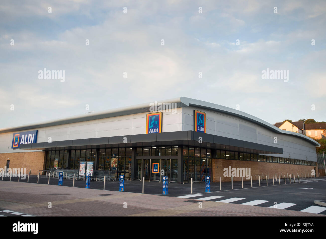 Aldi store hi-res stock photography and images - Alamy