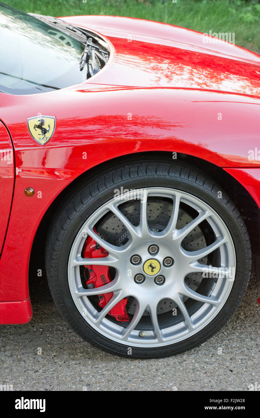 Ferrari logo shield hi-res stock photography and images - Alamy