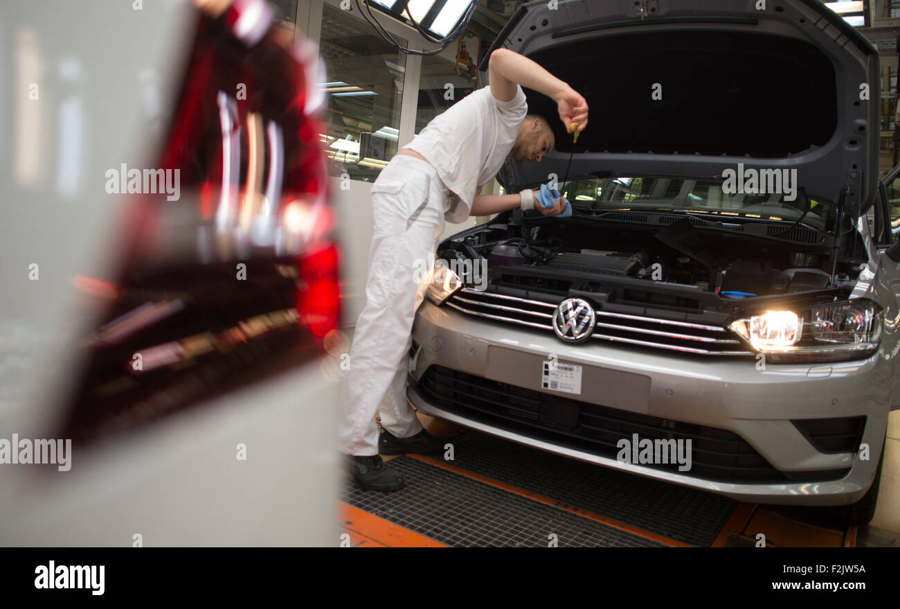 Car final assembly inspection hi-res stock photography and images - Alamy