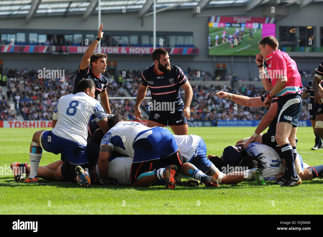 Brighton, UK. 20th September, 2015. Mike Petri of USA appeals to ...