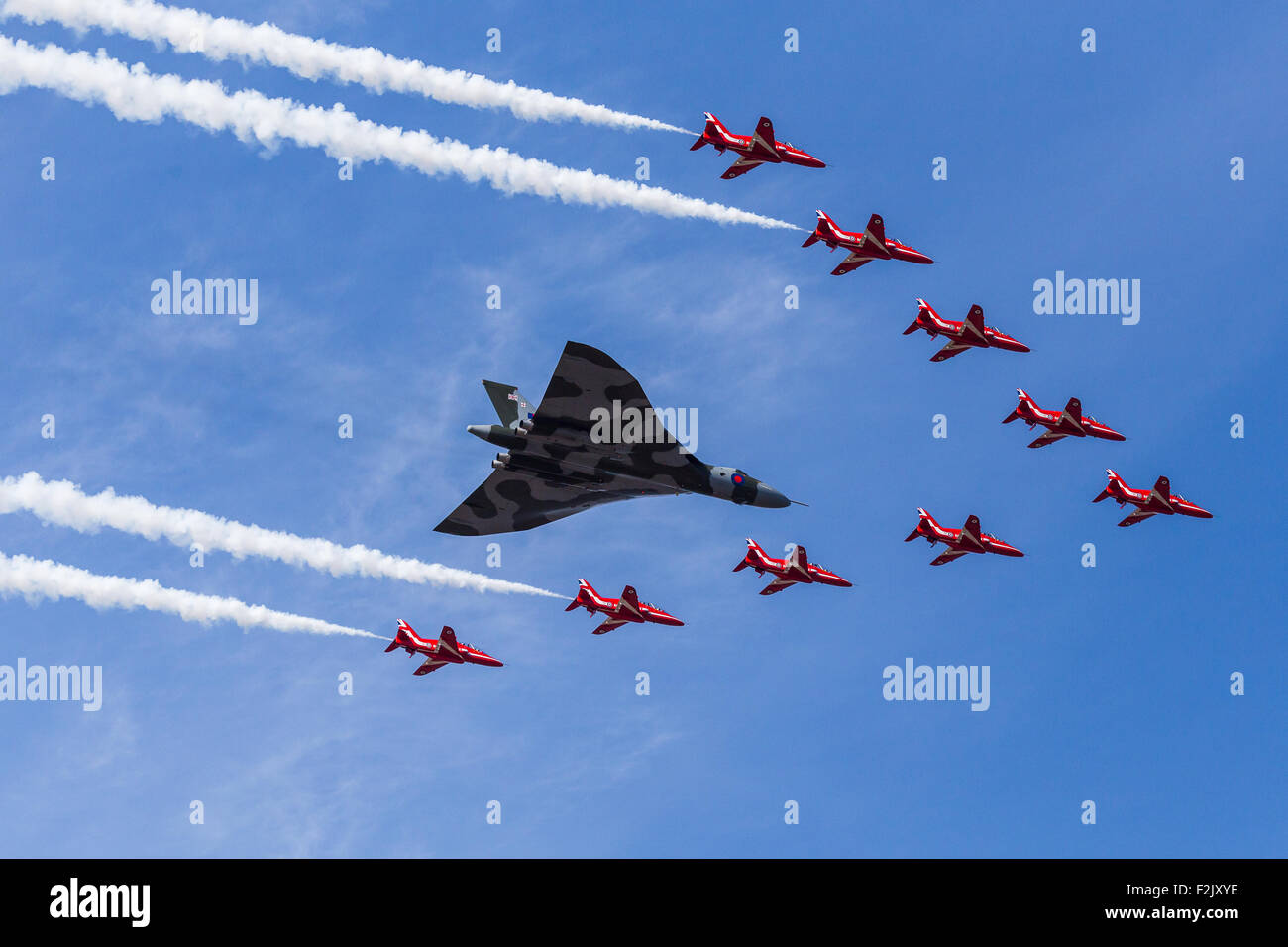 Avro vulcan with the red arrows hi-res stock photography and images - Alamy