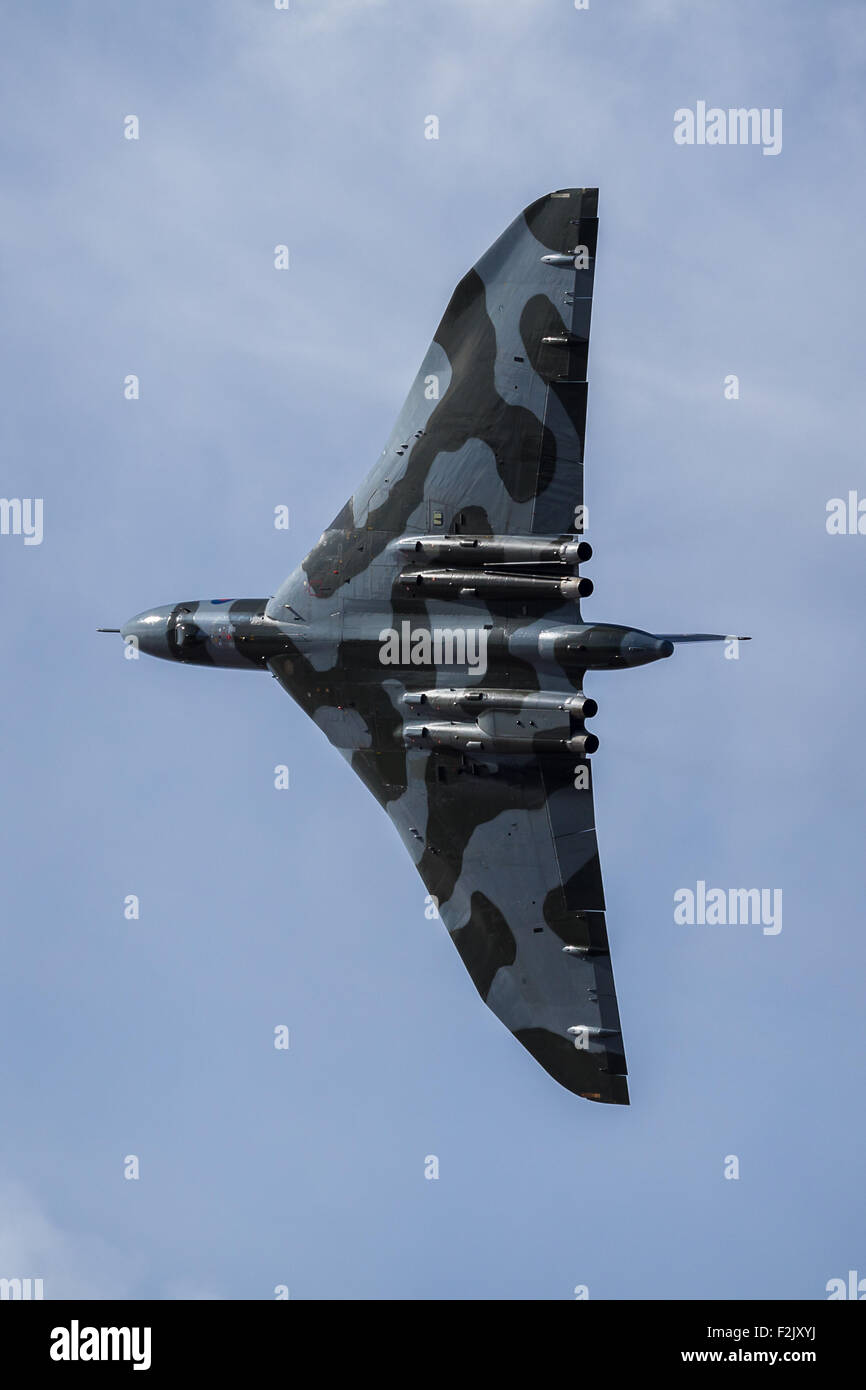 XH558 performing a wingover Stock Photo - Alamy