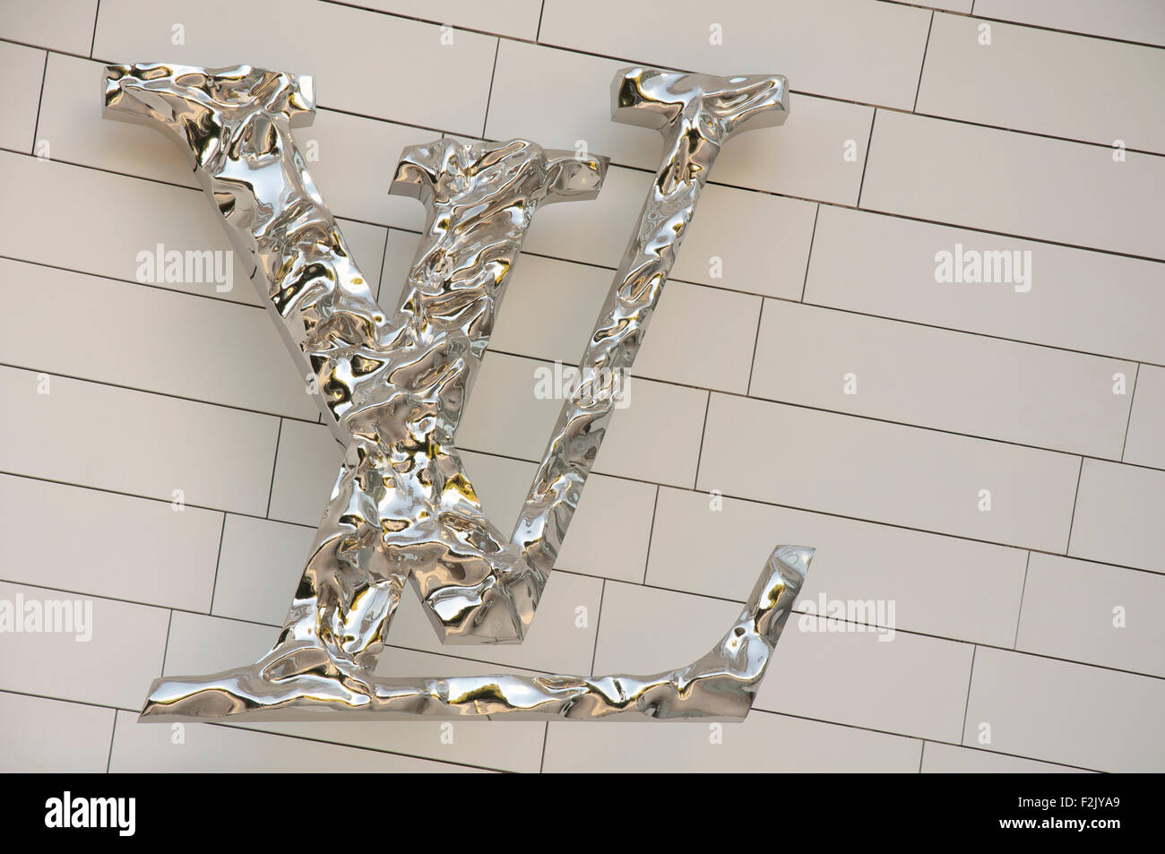 The LV logo. The Fondation Louis Vuitton building. A new cultural ...