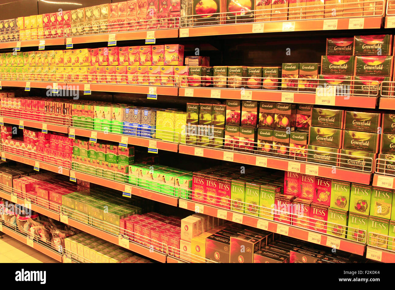 Grocery store shelves tea hi-res stock photography and images - Alamy