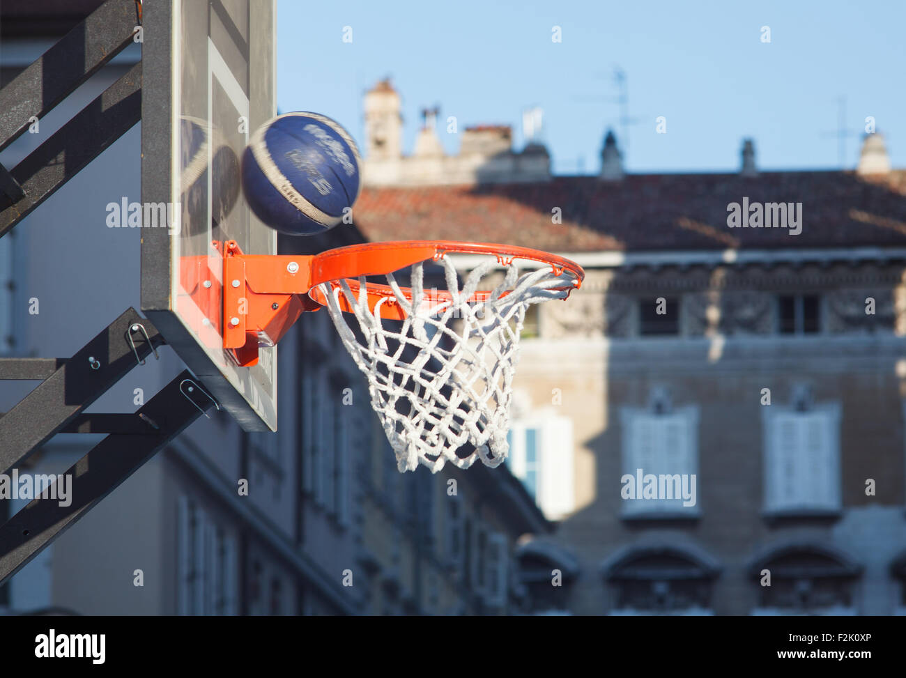 Basket hoop hi-res stock photography and images - Alamy