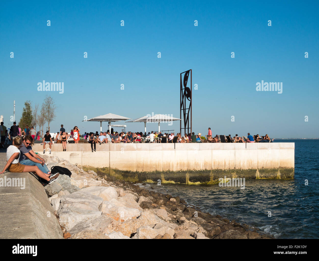 Downtown and tagus river hi-res stock photography and images - Alamy