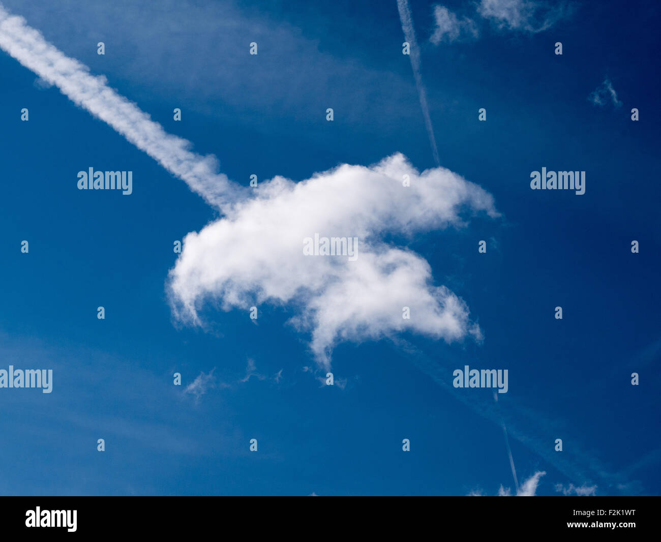 Vapor cloud hi-res stock photography and images - Alamy