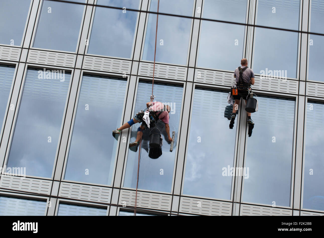 Rope access window cleaning hi-res stock photography and images - Alamy