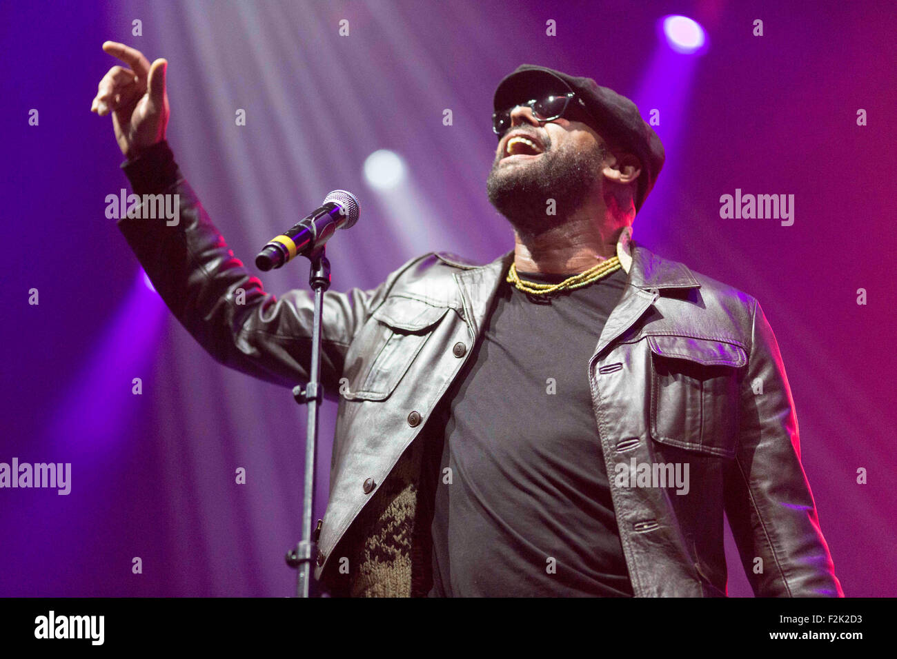 Christians Singing High Resolution Stock Photography and Images - Alamy