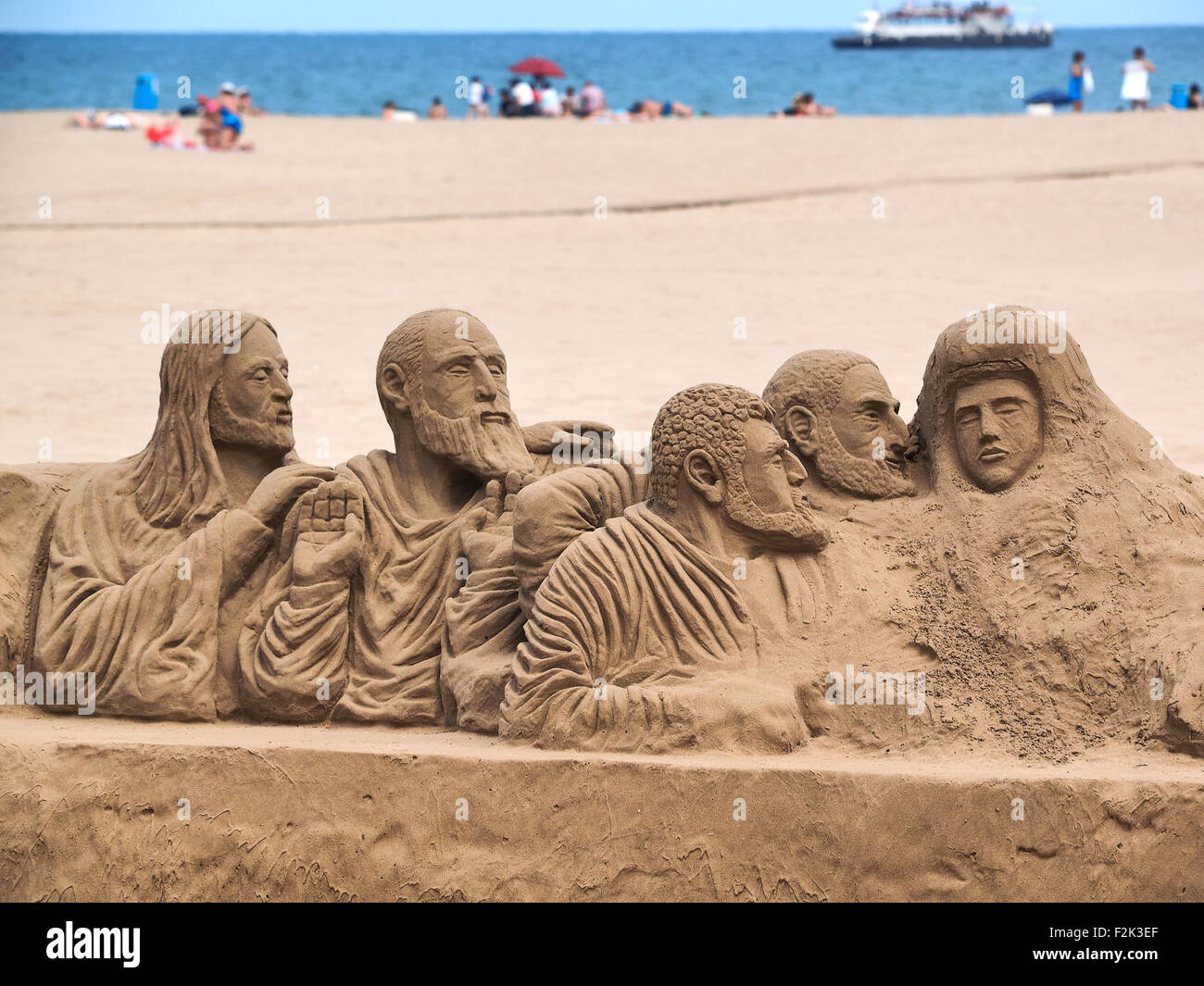 Sunlight figures hi-res stock photography and images - Alamy