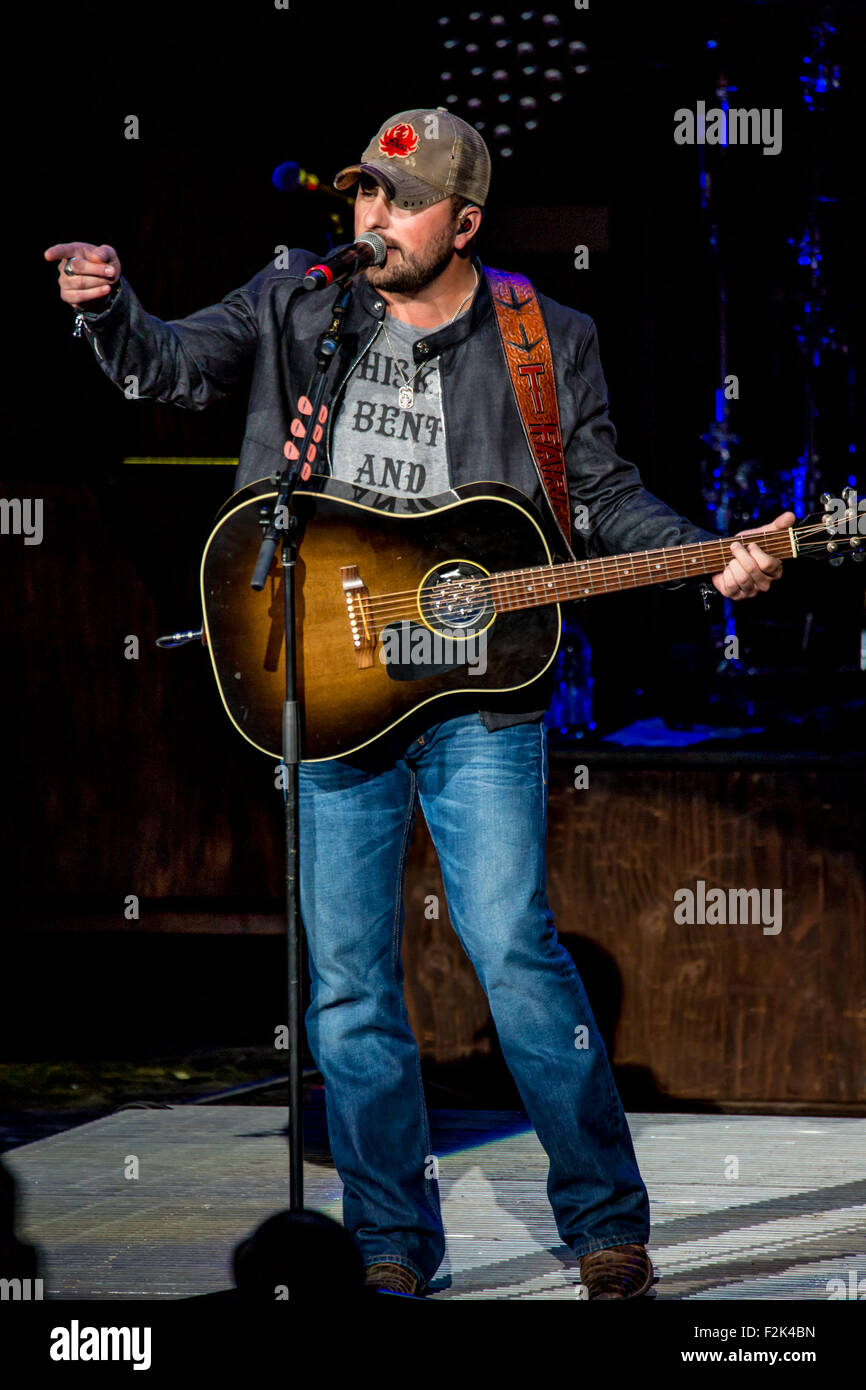 Tyler farr hi-res stock photography and images - Alamy