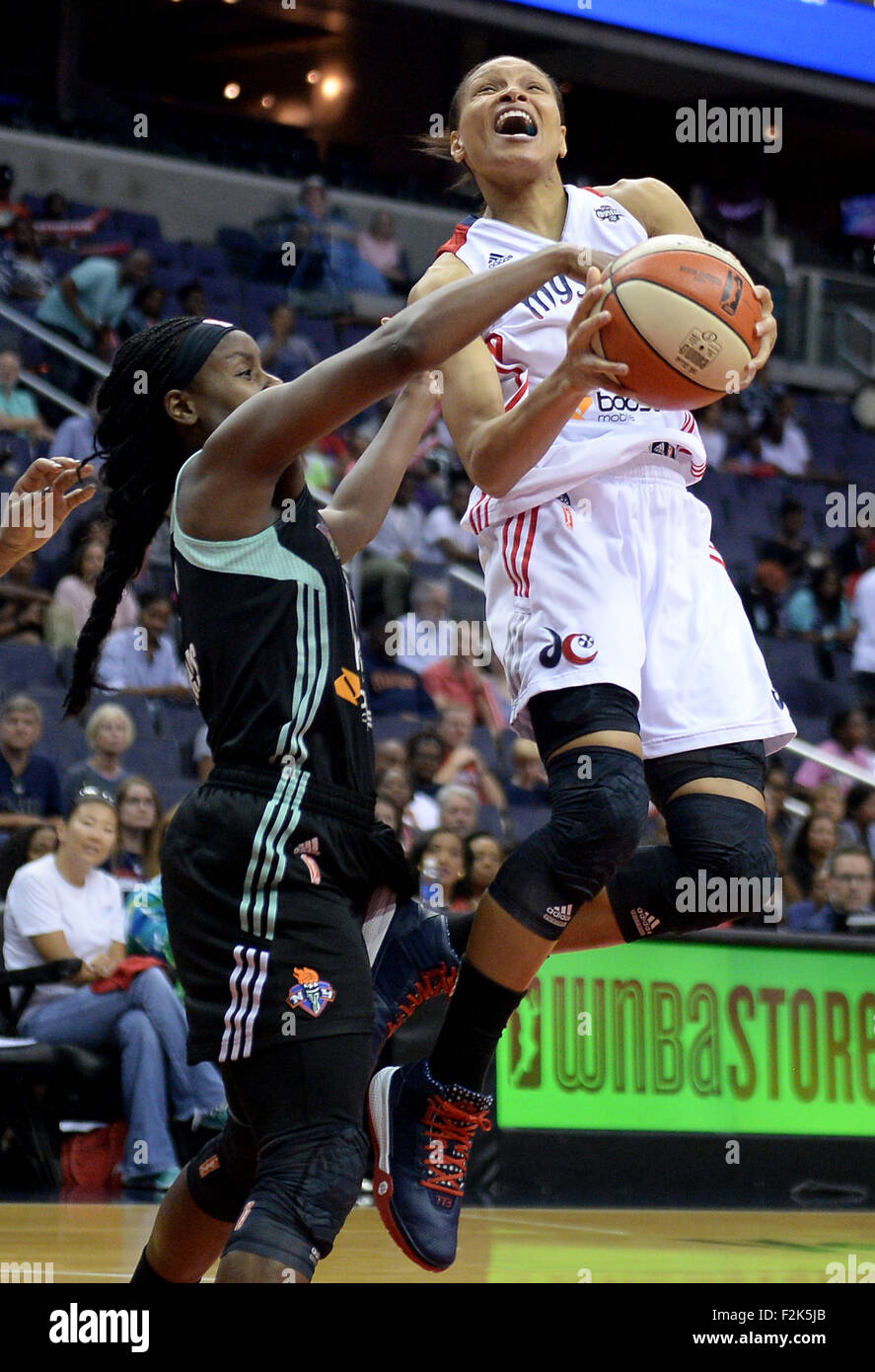 Washington, DC, USA. 20th Sep, 2015. 20150920 - New York Liberty guard ...