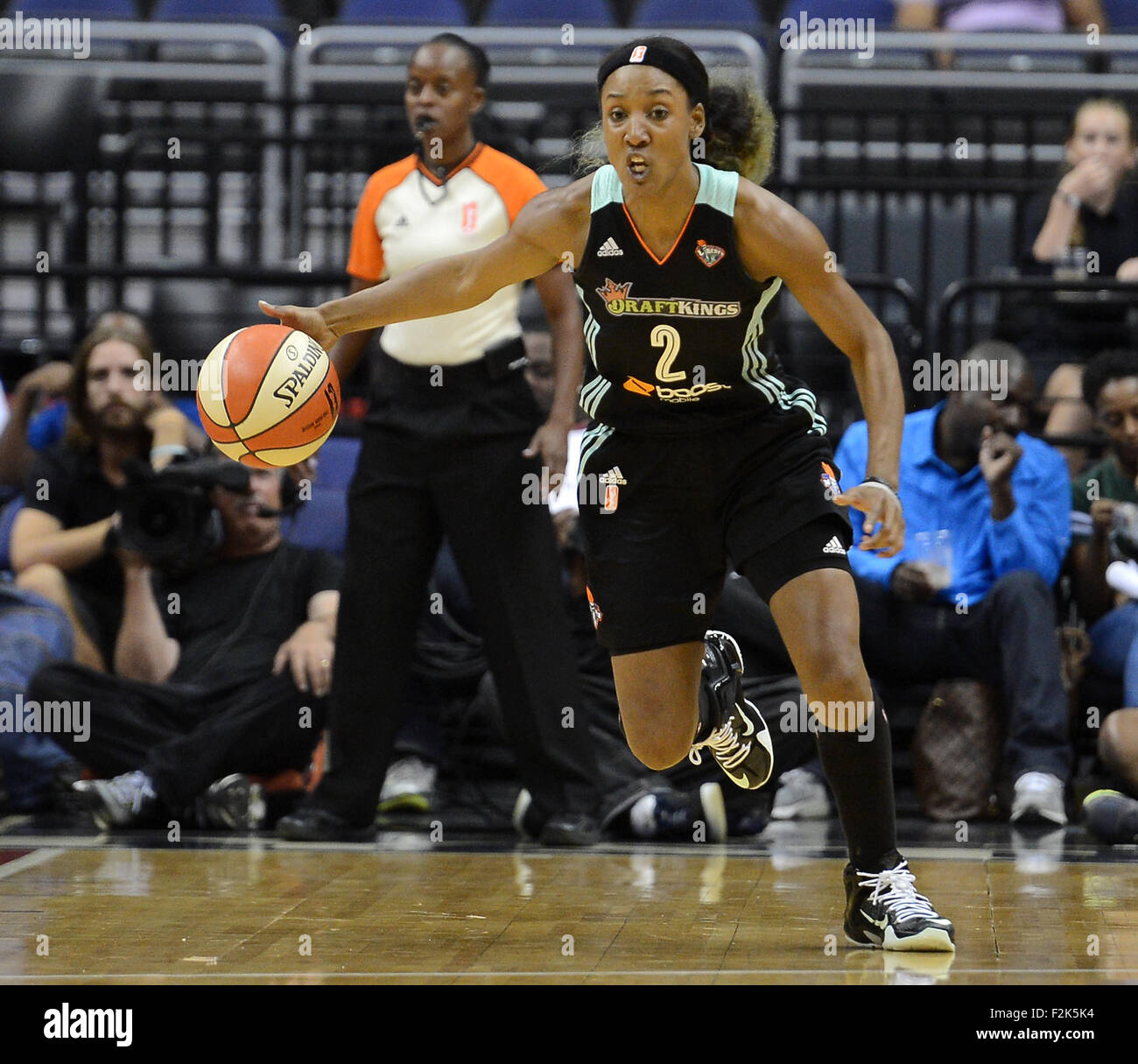 Washington, DC, USA. 20th Sep, 2015. 20150920 - New York Liberty guard ...