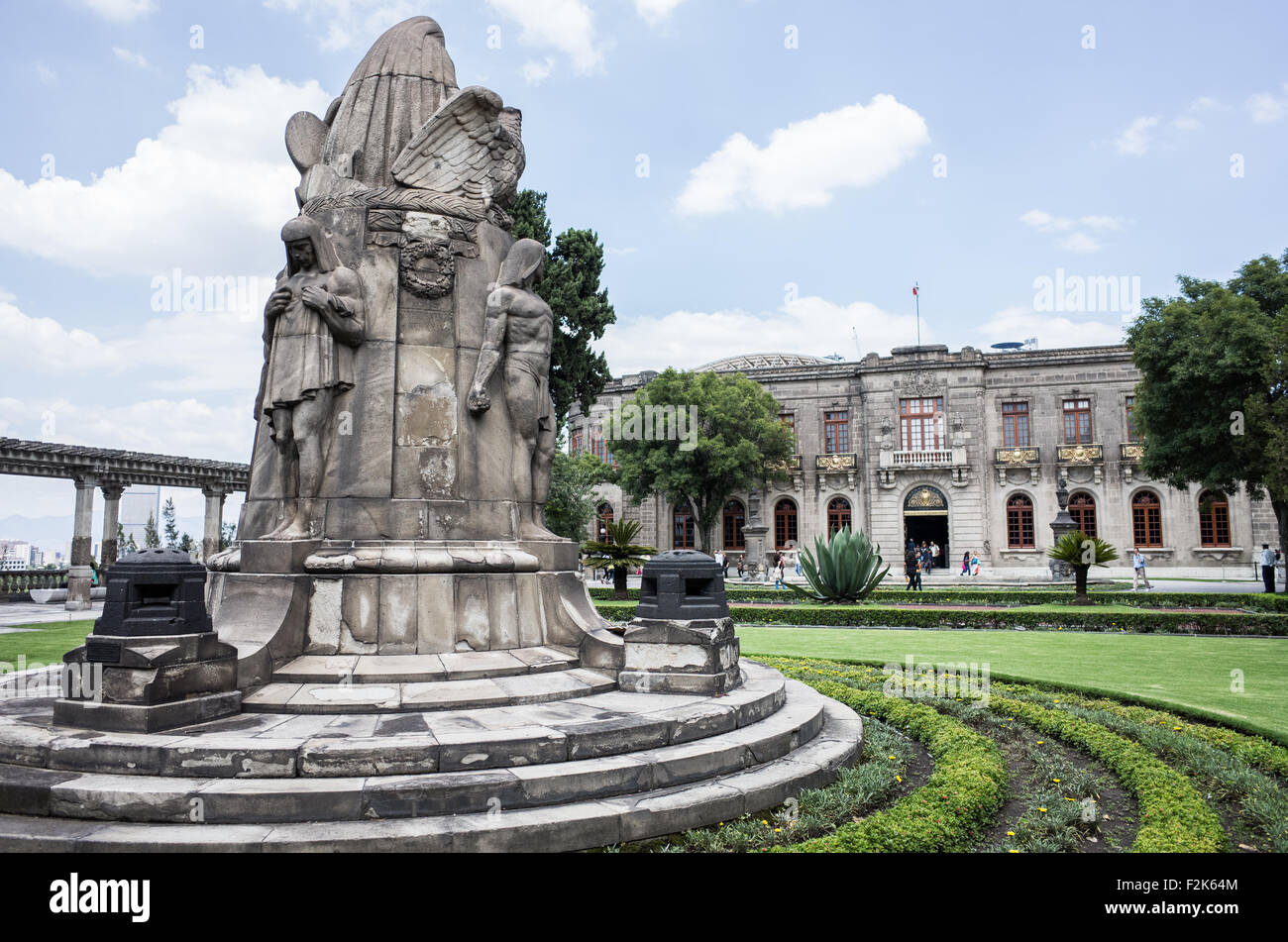 Chapultepec castle gardens statue hi-res stock photography and images ...